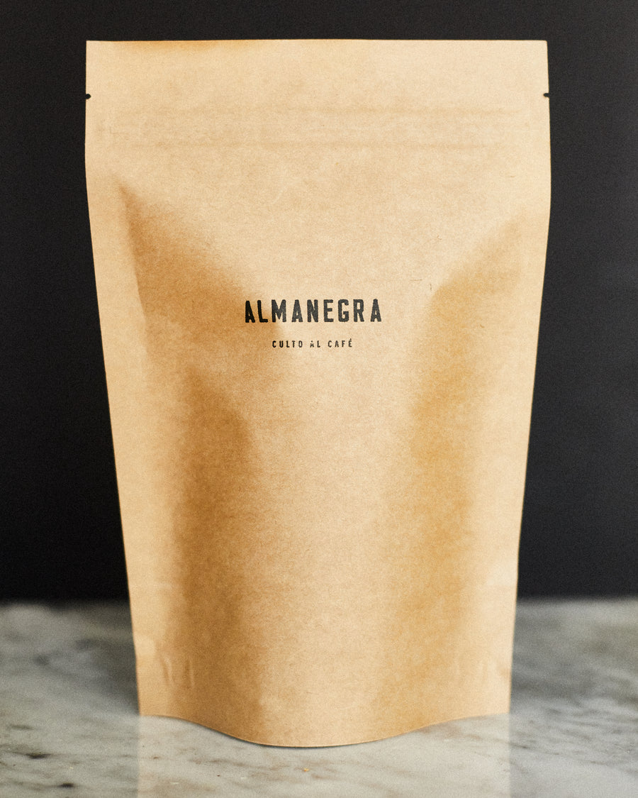 Almanegra Café